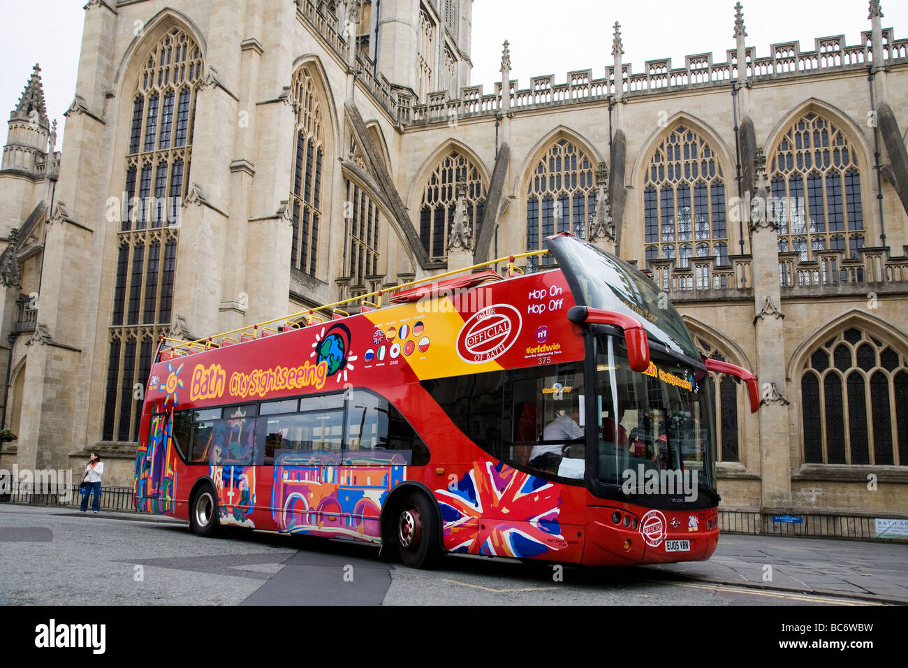 Abbey and tour bus in bath hi-res stock photography and images - Alamy