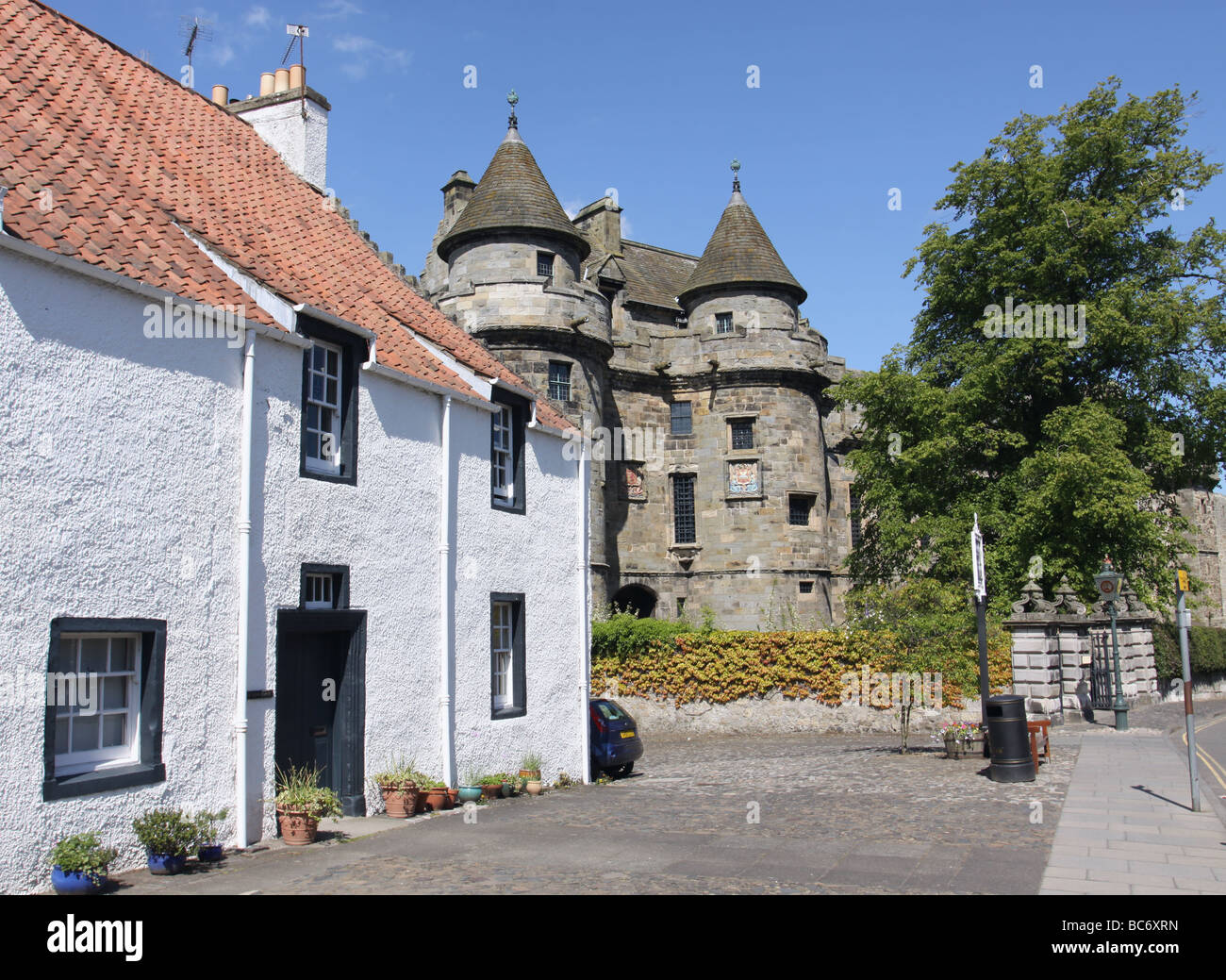 Falkland palace castle hi-res stock photography and images - Alamy