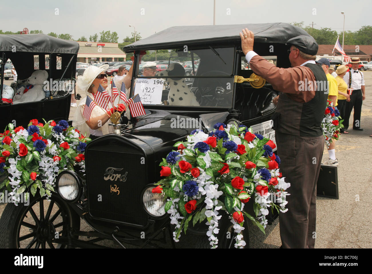 Auto 1925 Ford Model T Touring with Flowers Car Show at Hamilton Ohio ...