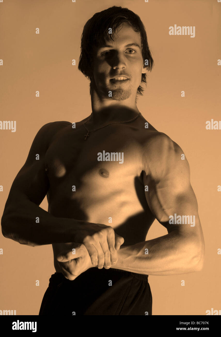 pose of bodybuilder Stock Photo - Alamy