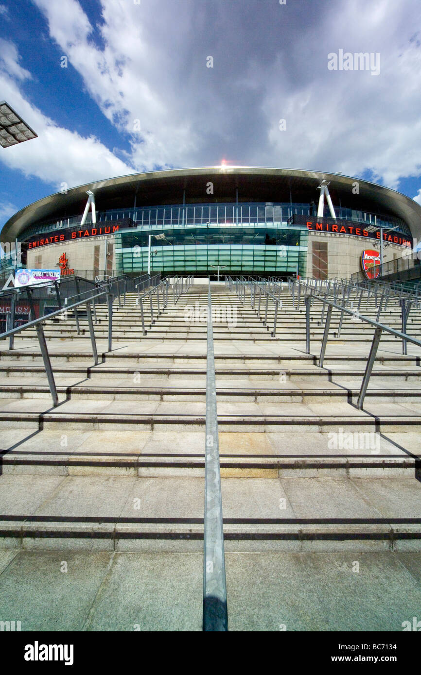 Concrete and glass stadium hi-res stock photography and images - Alamy