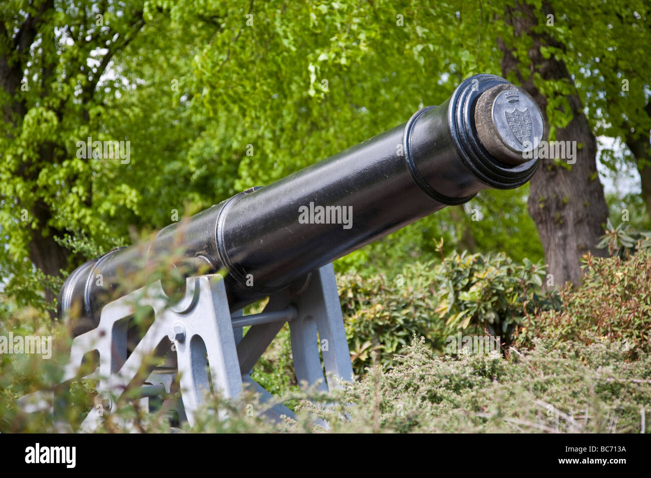 24 pounder cast-iron Blomefield cannon. Vernon Park, Stockport, Greater ...