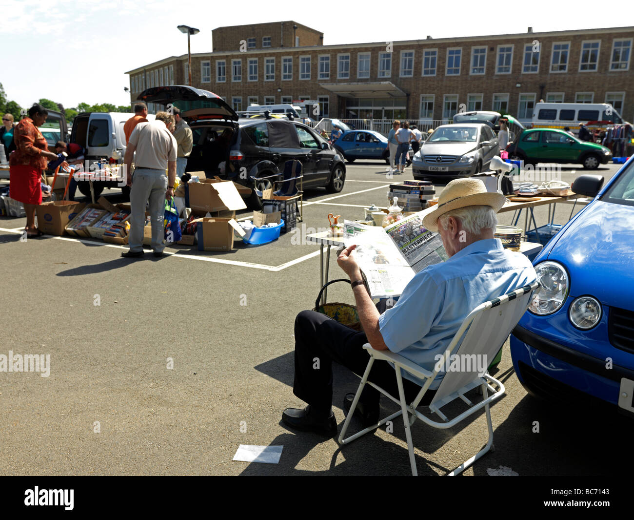 Car boot sale hi-res stock photography and images - Alamy