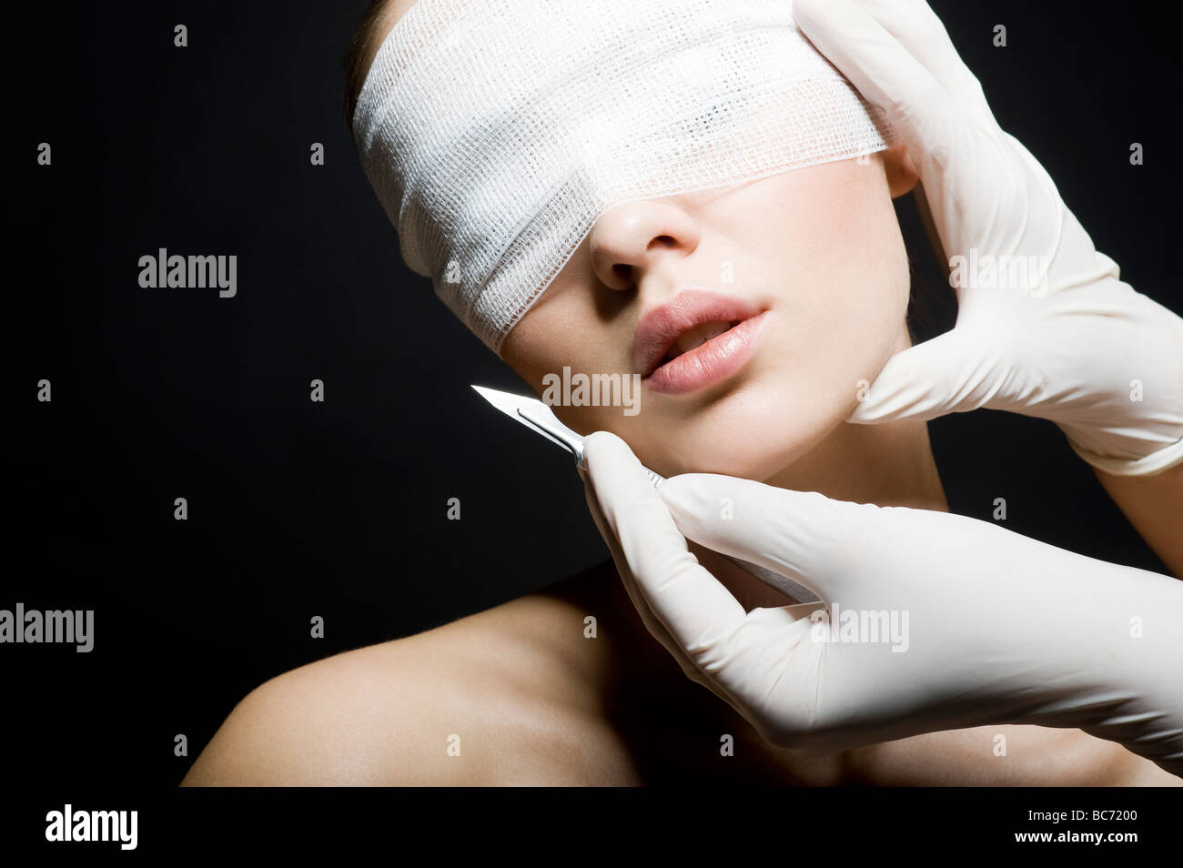 Operation model scalpel hi-res stock photography and images - Alamy