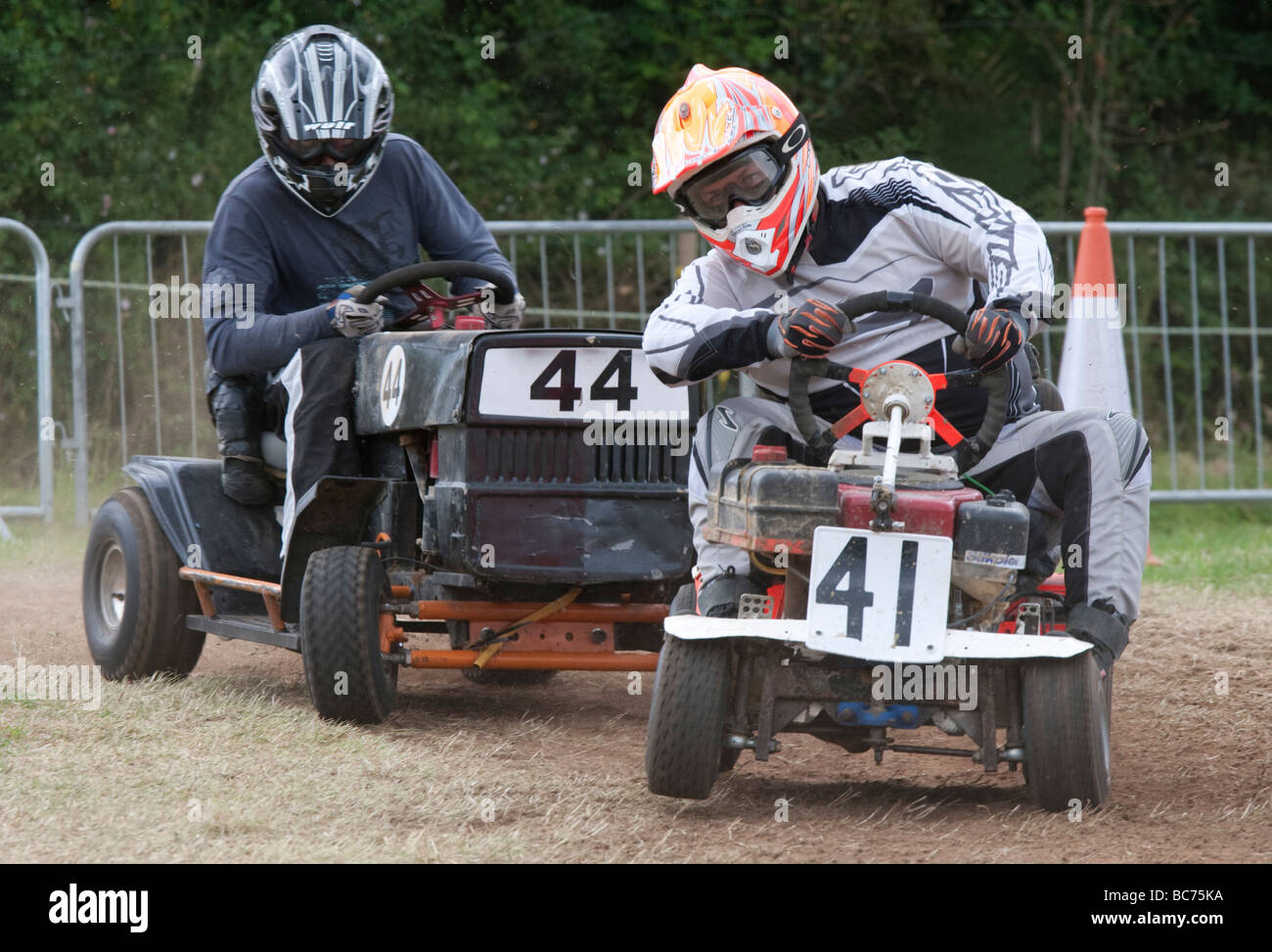Lawn mower racing hi-res stock photography and images - Alamy