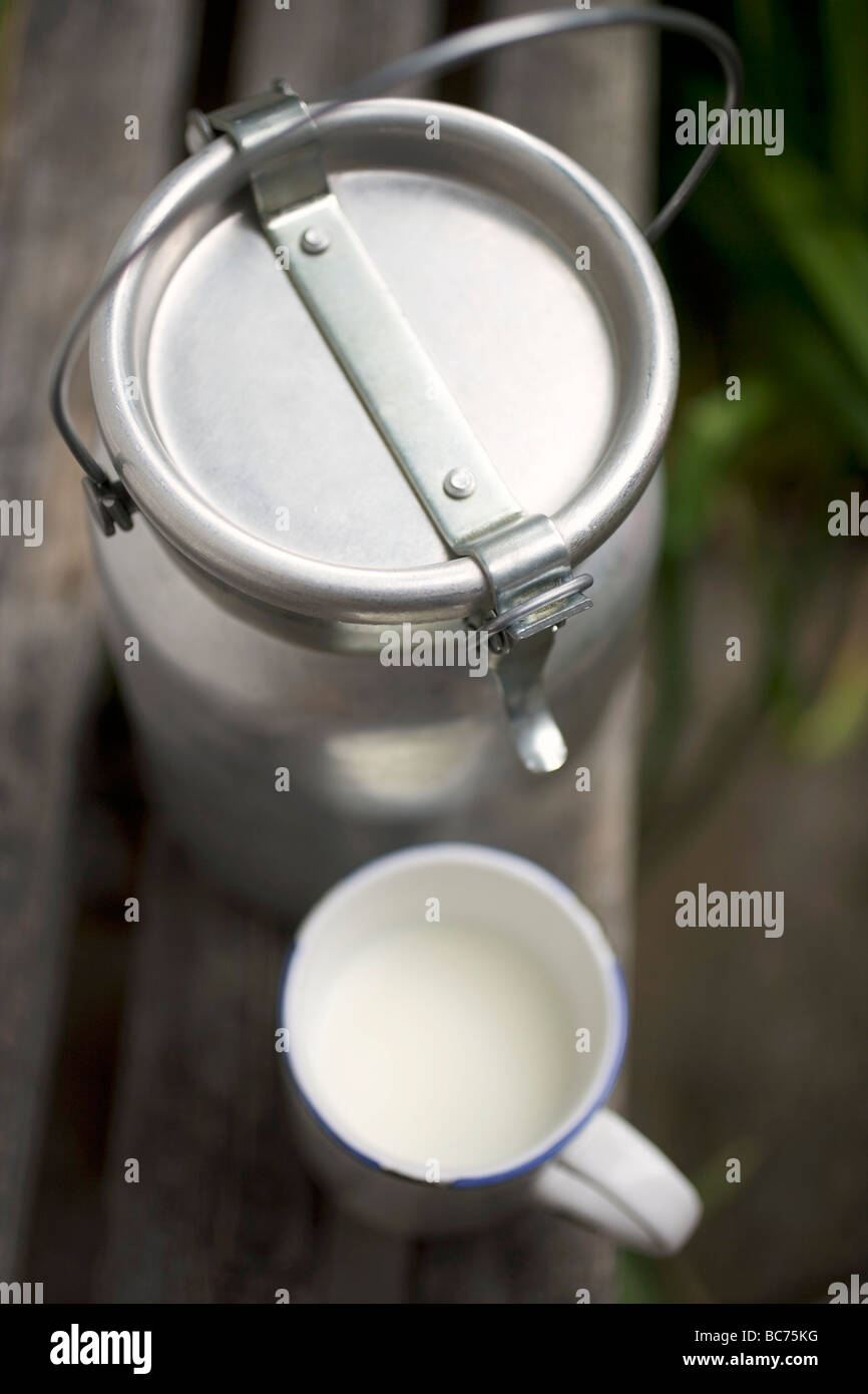 Soft drink can from above hi-res stock photography and images - Alamy