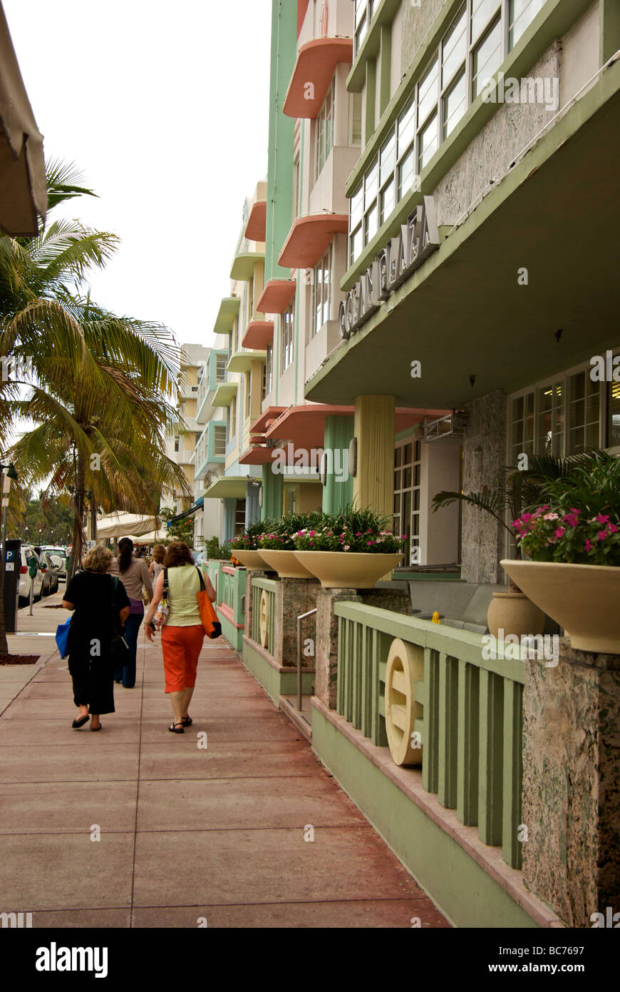 Pastel colored buildings hi-res stock photography and images - Alamy