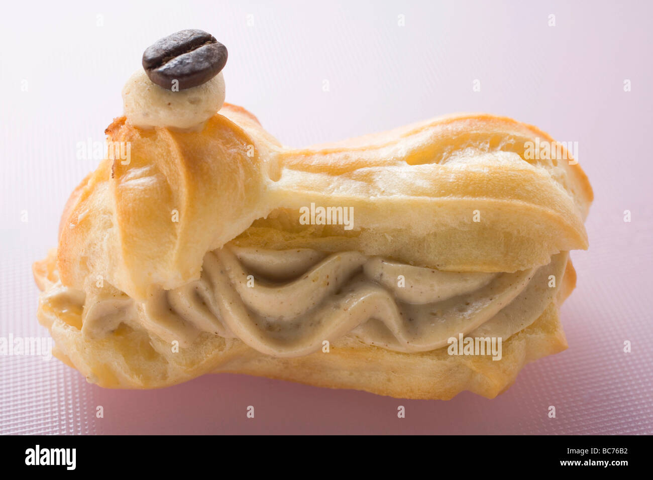 Individual cream filled choux pastry hi-res stock photography and ...