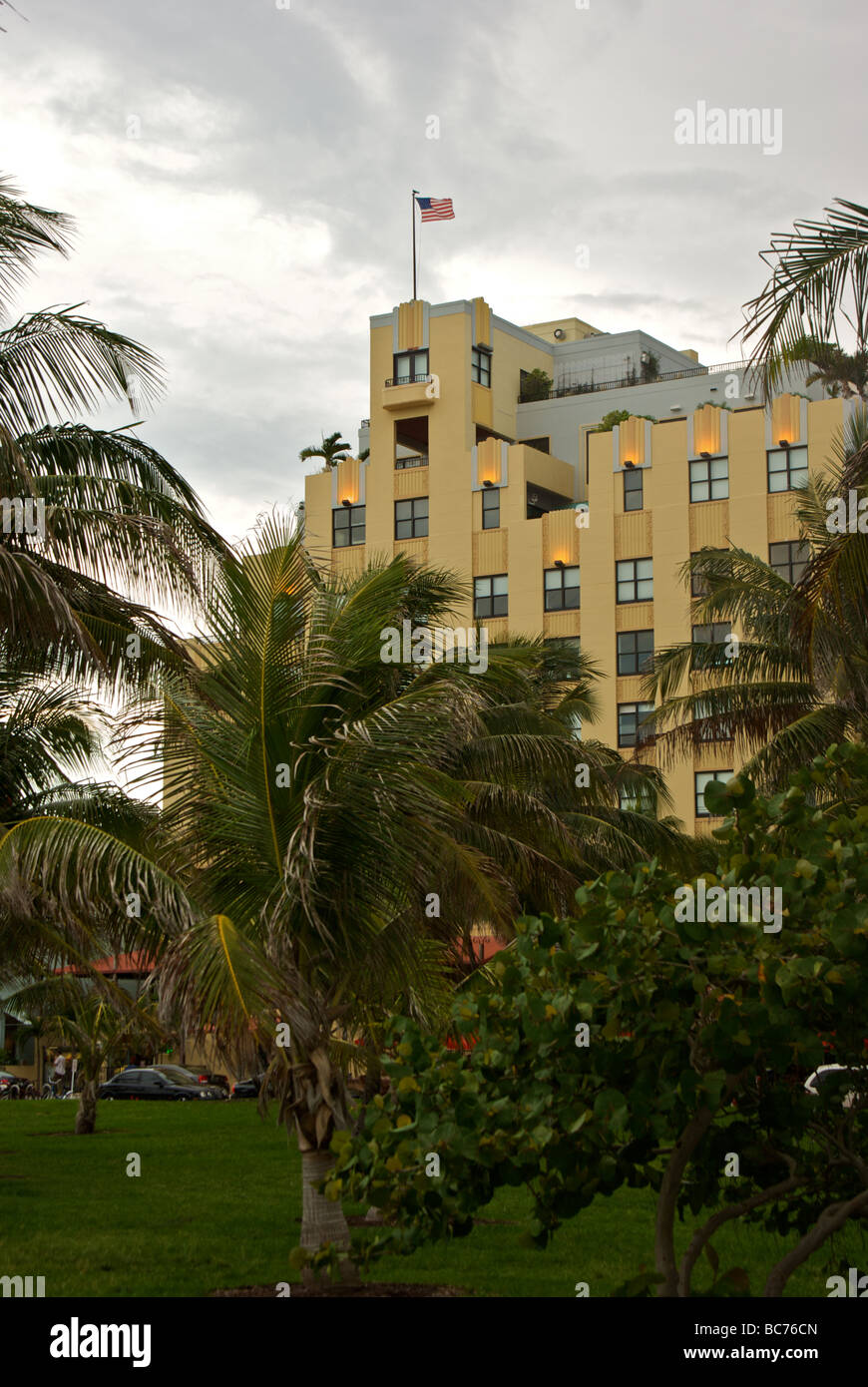 Pastel color building hi-res stock photography and images - Alamy