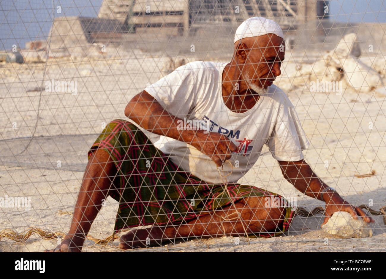 Making fishing traps hi-res stock photography and images - Alamy