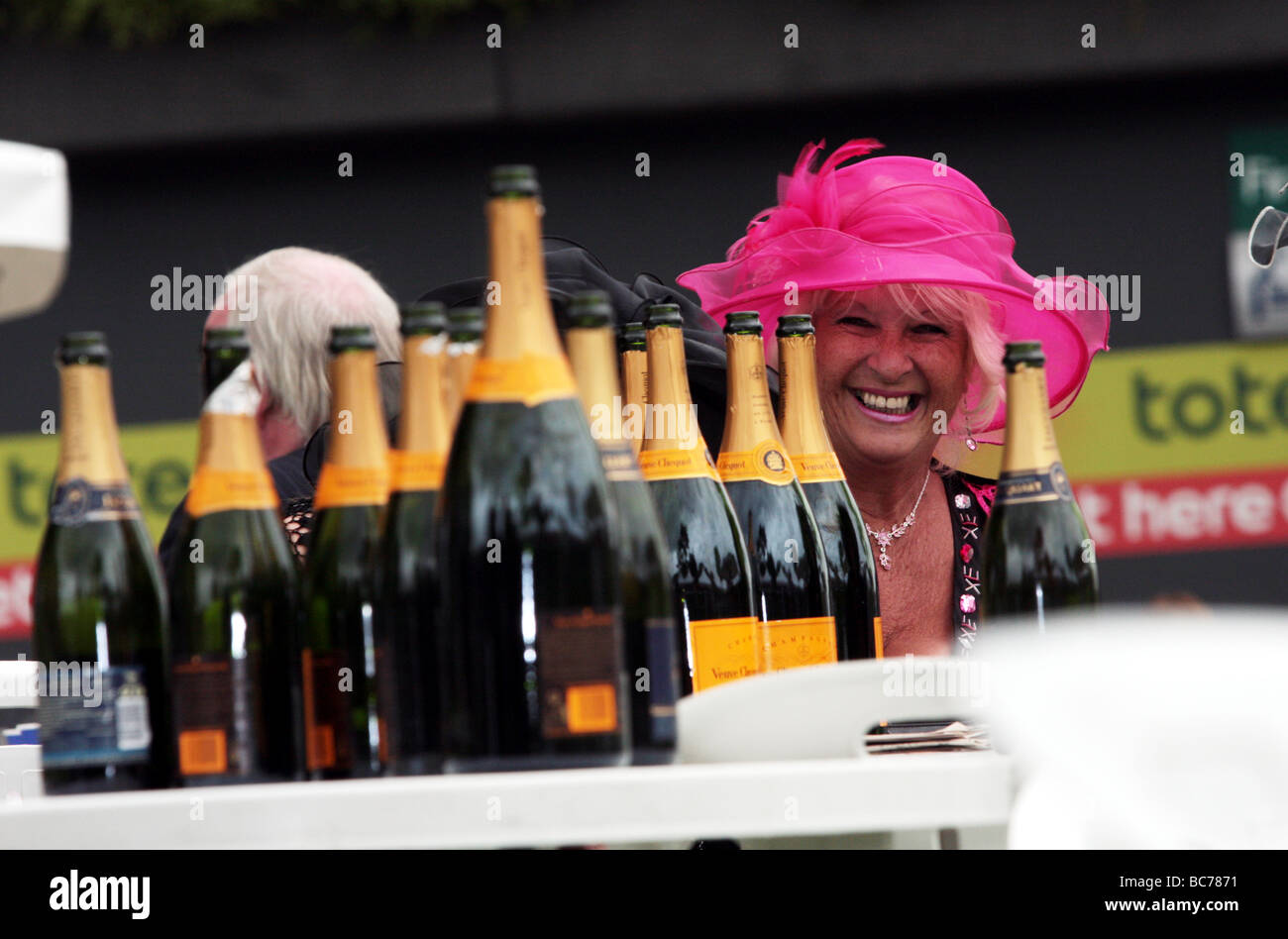 Drinking at ascot hi-res stock photography and images - Alamy