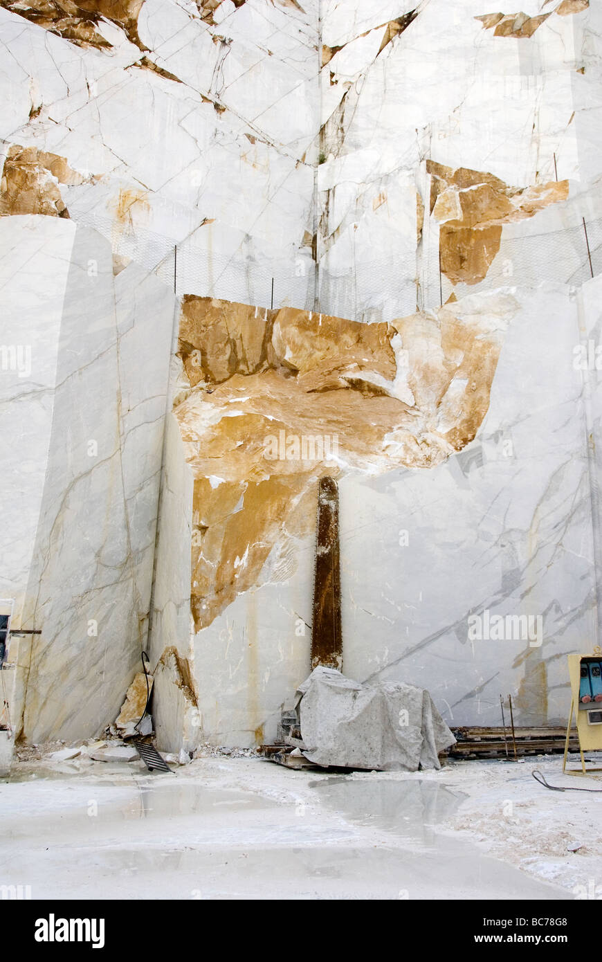 Giagantic blocks of marble in the Cave Michelangelo quarry in Carrara ...