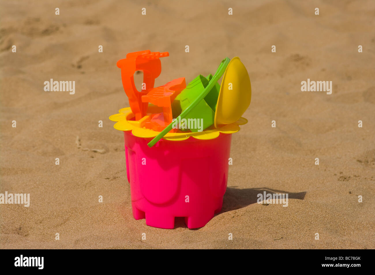 Childs spades hi-res stock photography and images - Alamy