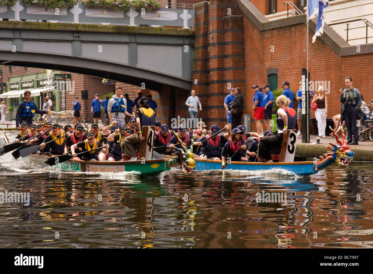 Dragon boats england hi-res stock photography and images - Alamy
