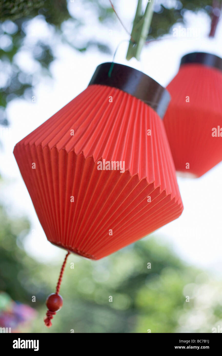 Red Chinese lanterns (garden party decorations Stock Photo - Alamy