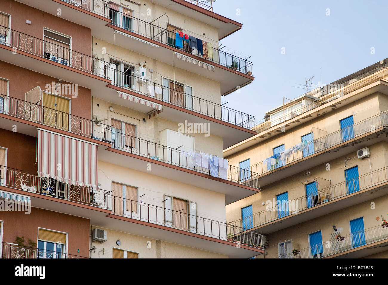 Tower block housing hi-res stock photography and images - Alamy