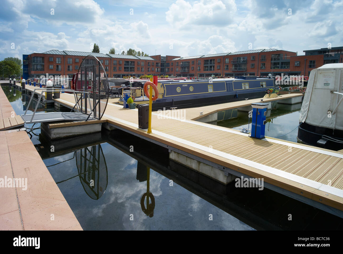New development at Diglis Basin Worcester City Stock Photo - Alamy