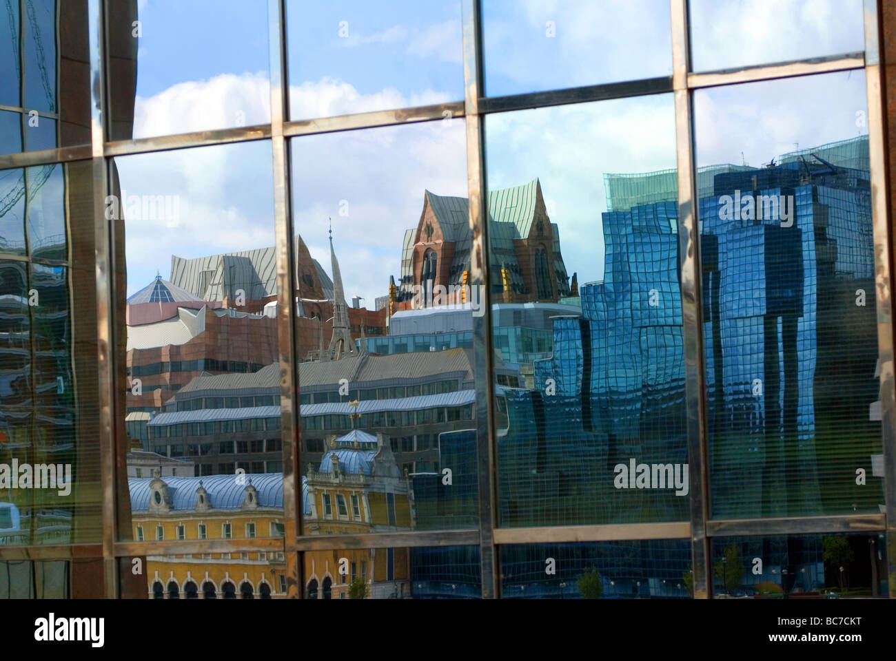 London bridge number one hi-res stock photography and images - Alamy