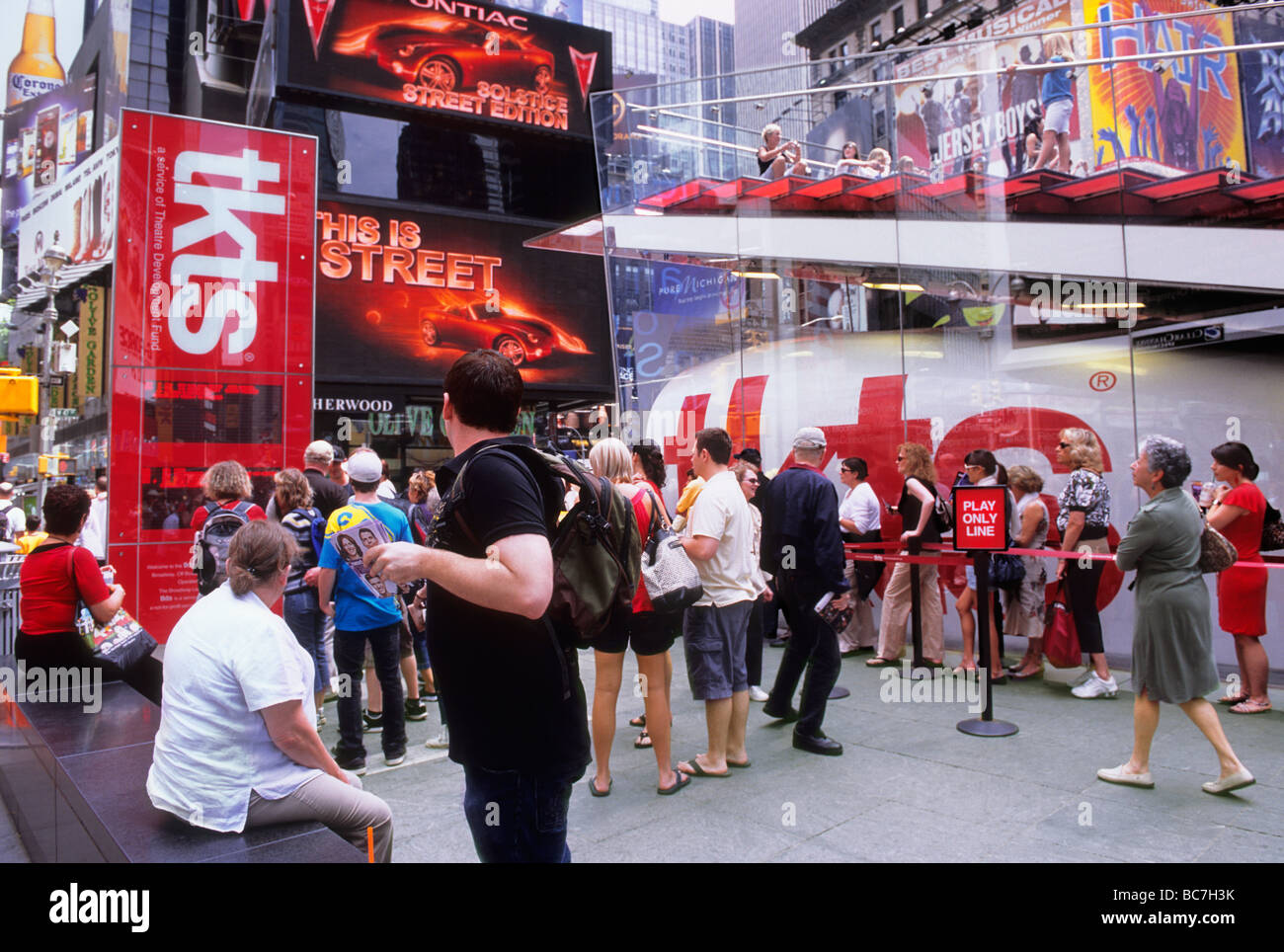 Broadway theater ticket booth hi-res stock photography and images - Alamy