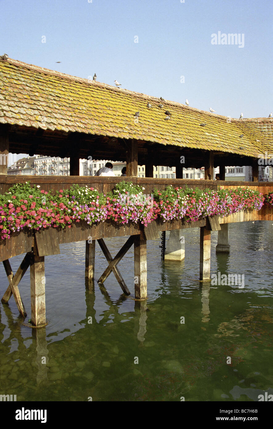 Chapel bridge reuss hi-res stock photography and images - Alamy
