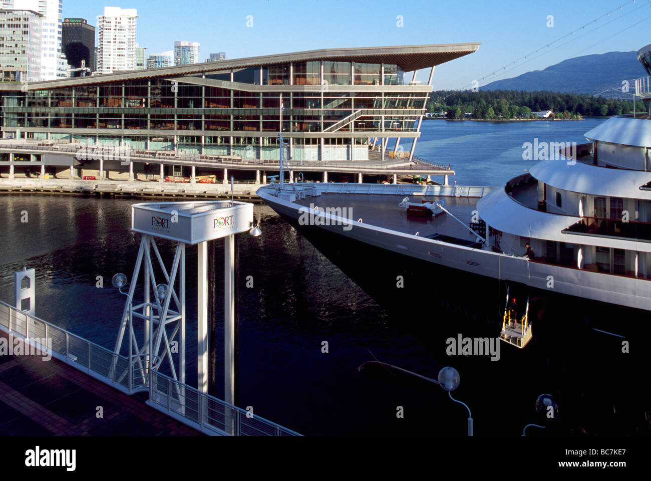 Cruise Ship docking at "Canada Place" Cruise Ship Terminal and New ...