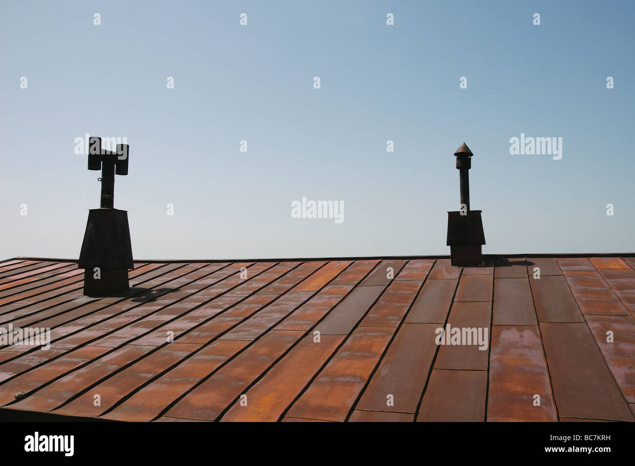 Rusted metal roof hi-res stock photography and images - Alamy