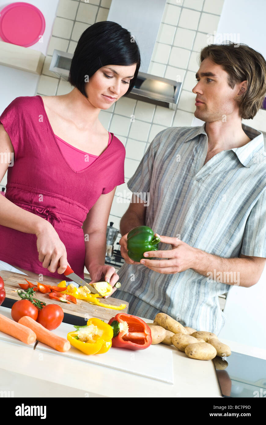 couple cooking dinner together Stock Photo - Alamy