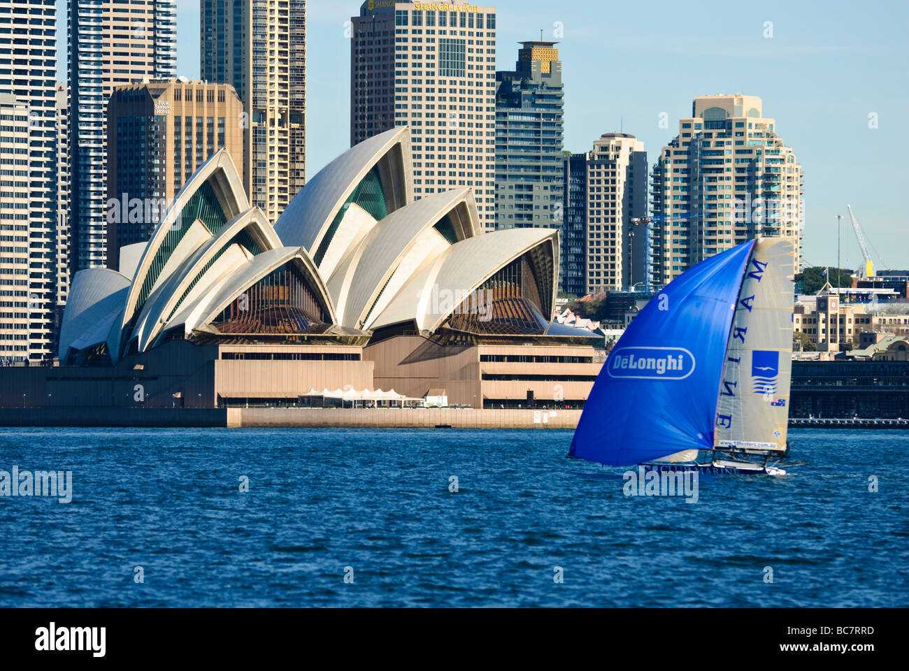 Sydney harbour harbor opera house sails hi-res stock photography and ...