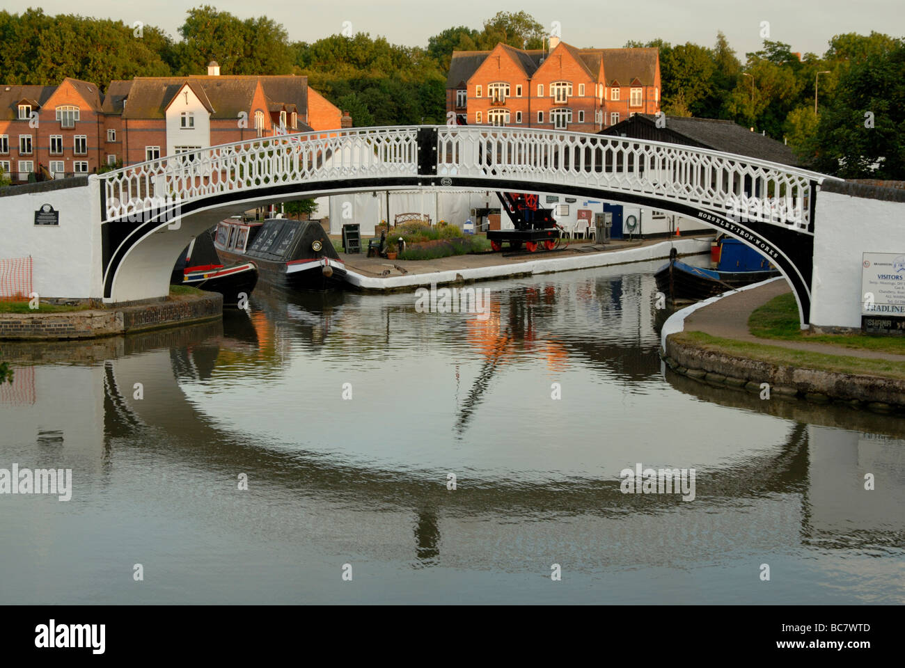 Victorian bridge victorian ironwork iron hi-res stock photography and ...