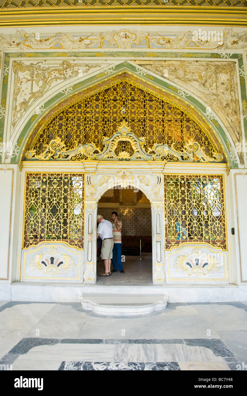 Topkapi palace treasury hi-res stock photography and images - Alamy