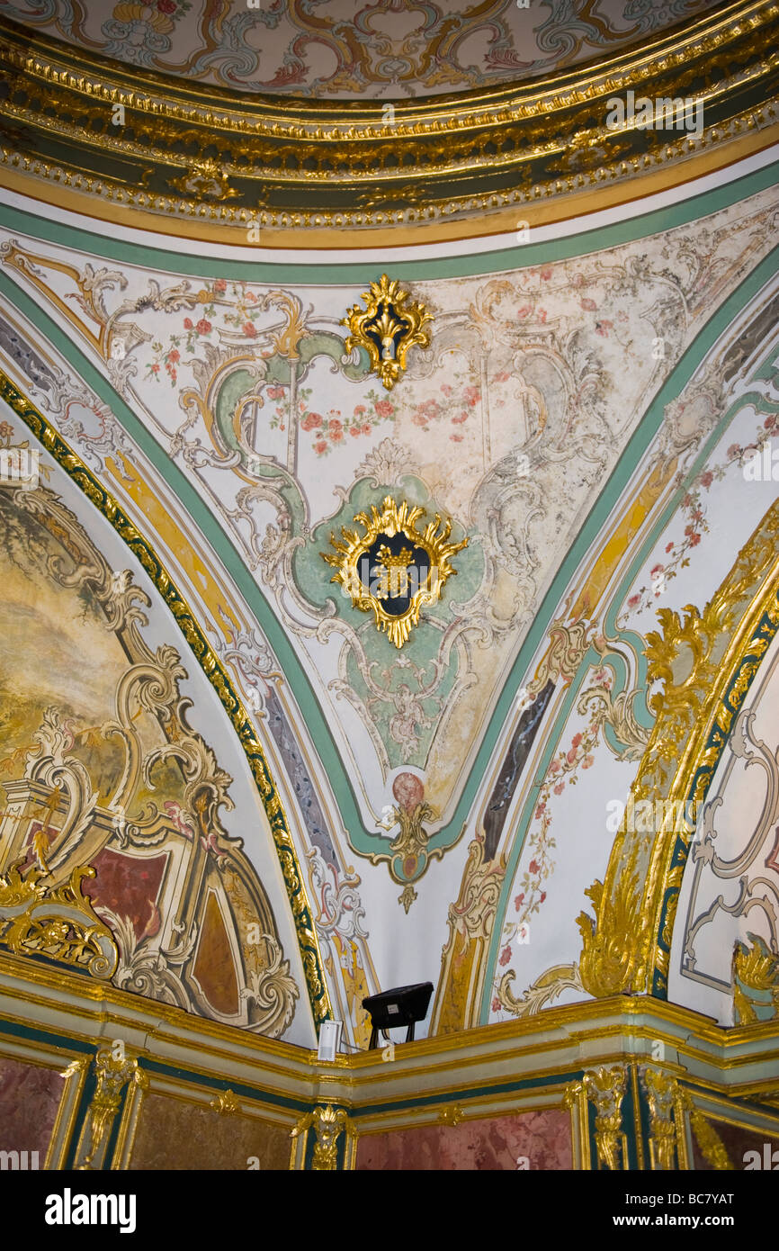 Turkey , Istanbul , Topkapi Palace , exquisitely decorated tilework ...