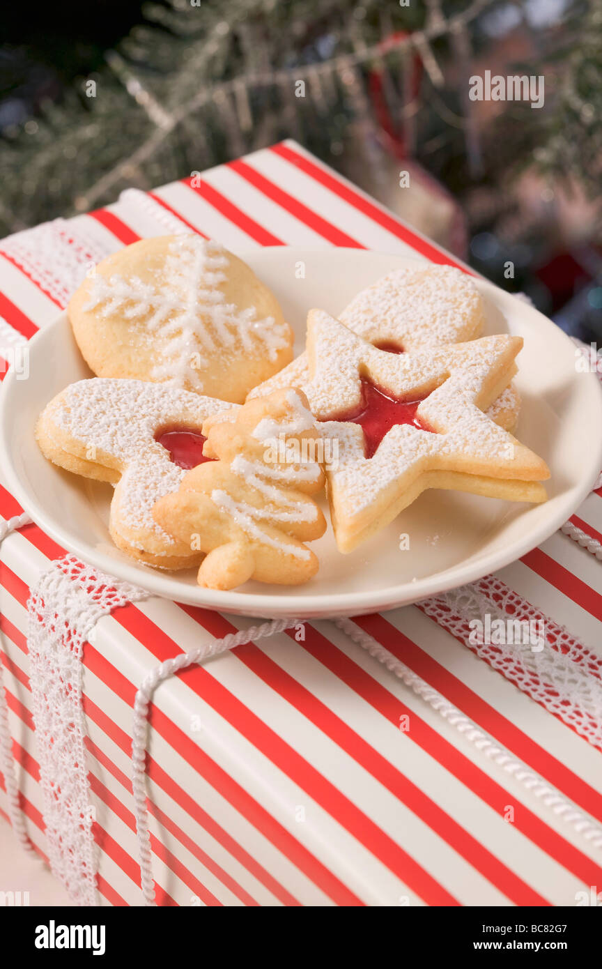 Giving box of biscuits hi-res stock photography and images - Alamy