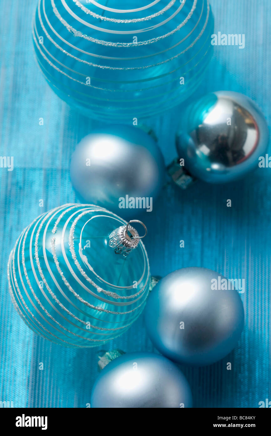 Christmas tree baubles turquoise silver hi-res stock photography and ...