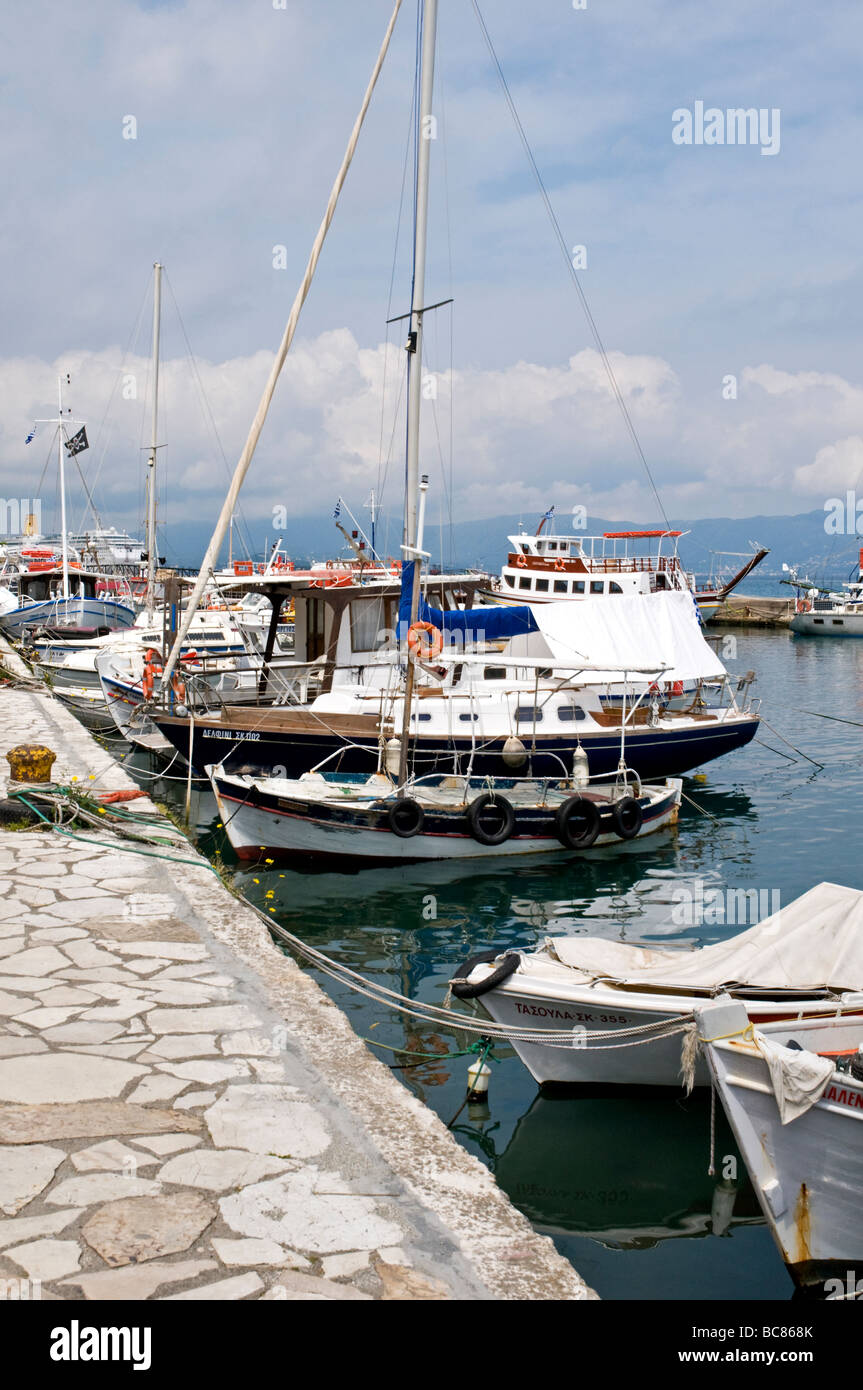 Pleasure craft vessel vessels hi-res stock photography and images - Alamy