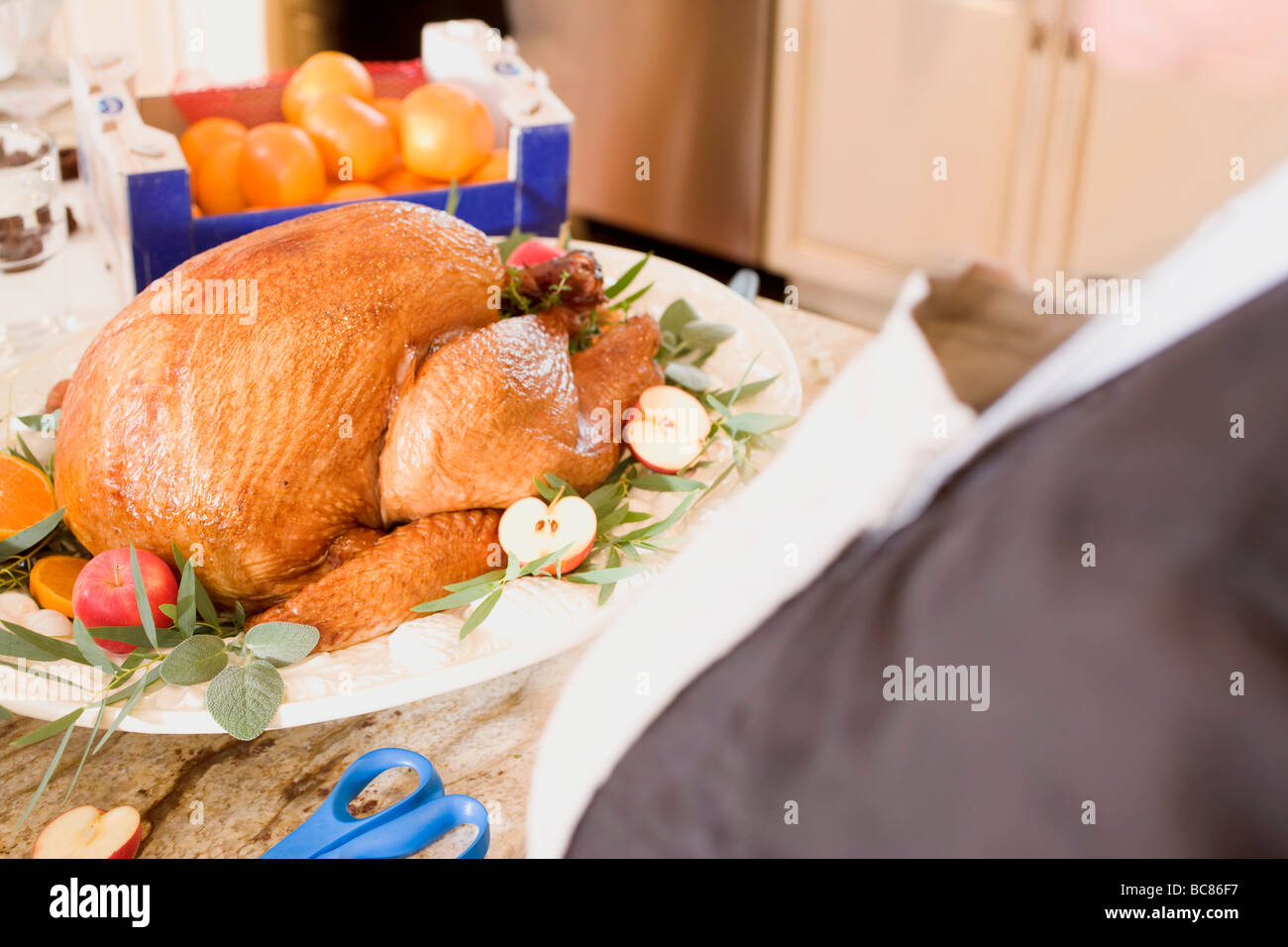 Whole turkey platter garnish holiday hi-res stock photography and ...