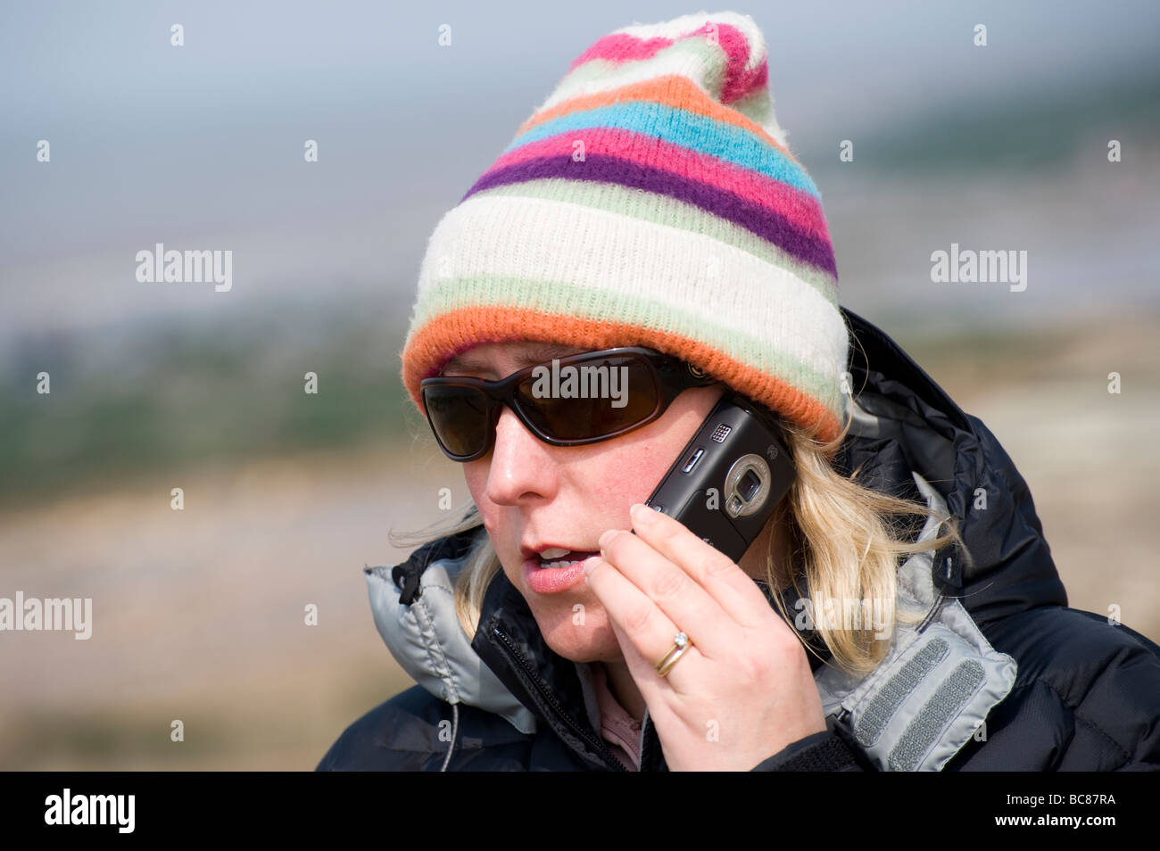 Woman wearing winters hat High Resolution Stock Photography and Images ...