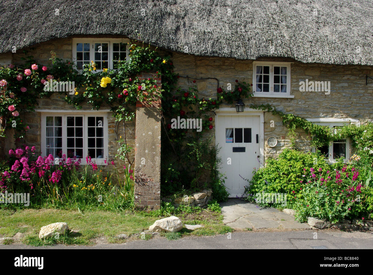 Dorset Uk Cottage High Resolution Stock Photography and Images - Alamy