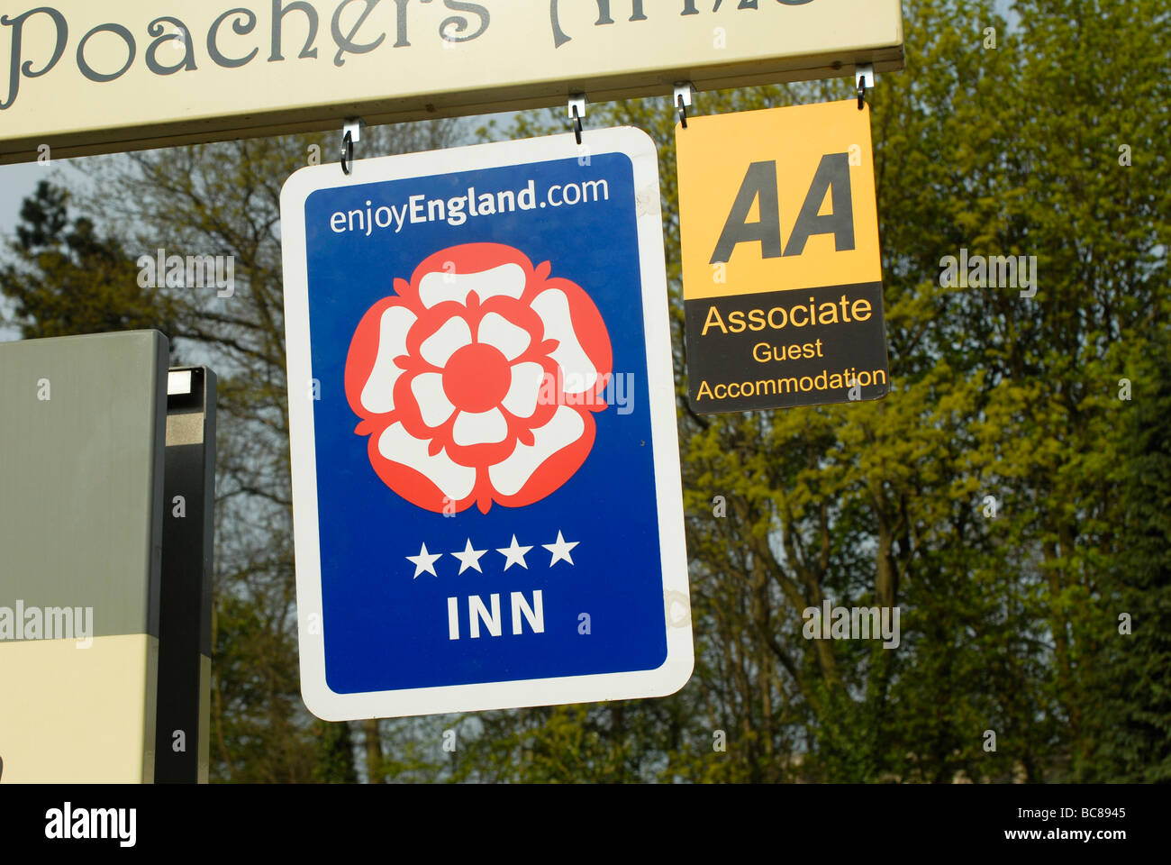 Bed and breakfast signs hi-res stock photography and images - Alamy