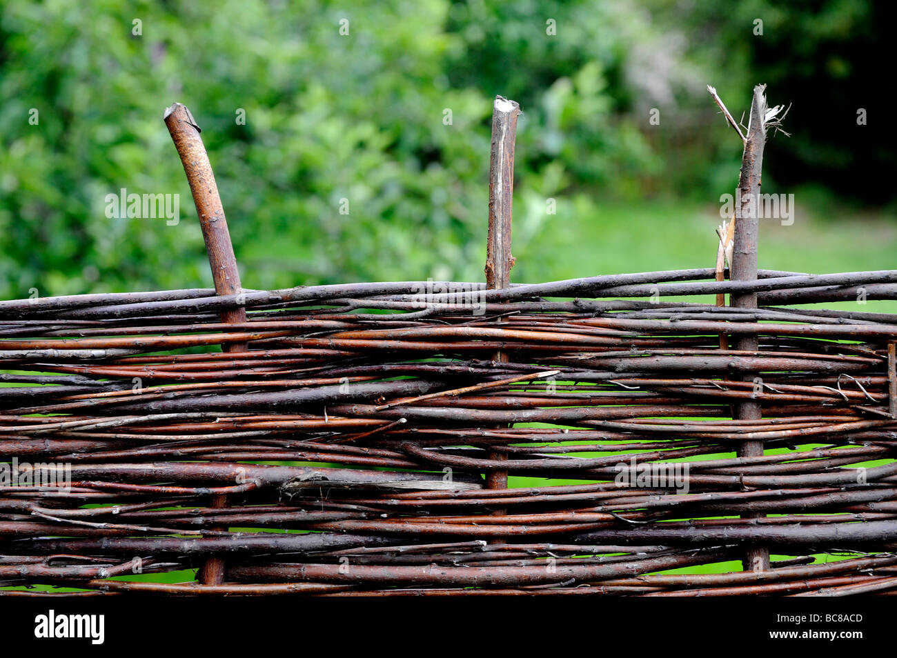 Hazel fence hi-res stock photography and images - Alamy