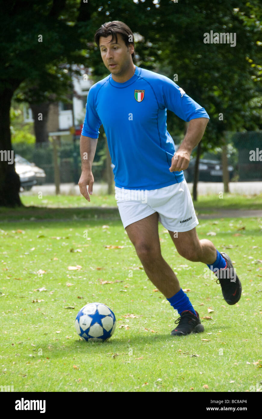 Footballer feet hi-res stock photography and images - Alamy