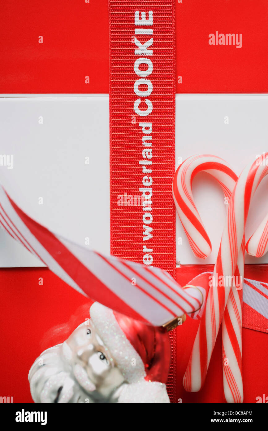 Father christmas with parcel hi-res stock photography and images - Alamy