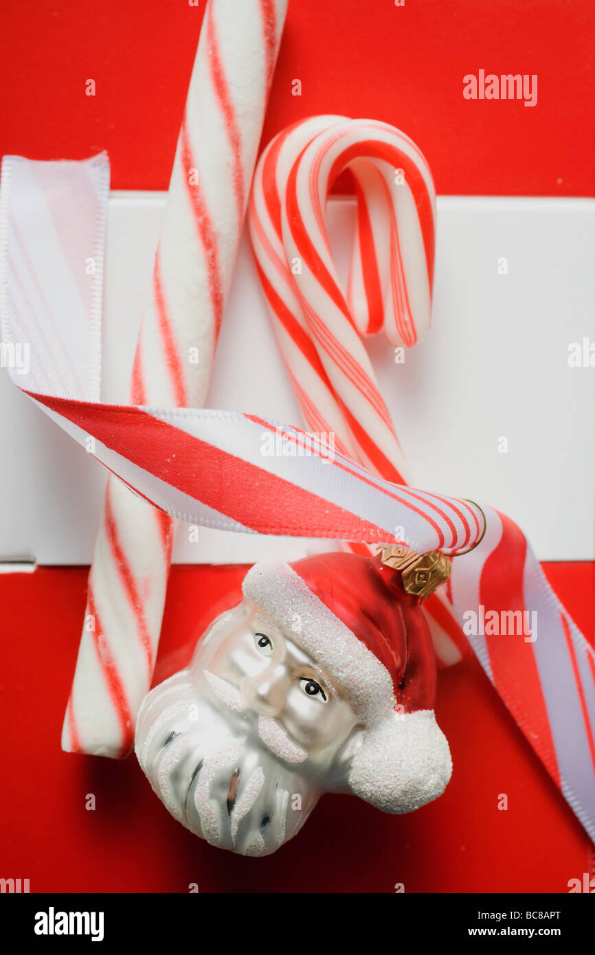 Father christmas with parcel hi-res stock photography and images - Alamy