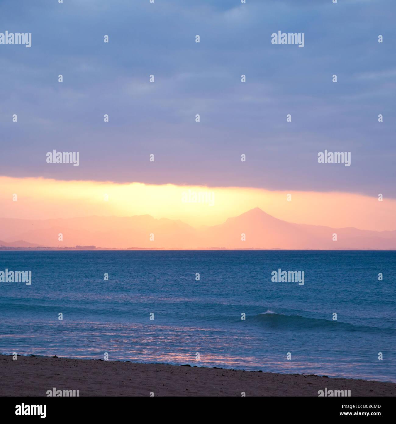 Alicante beach sunset sea hi-res stock photography and images - Alamy