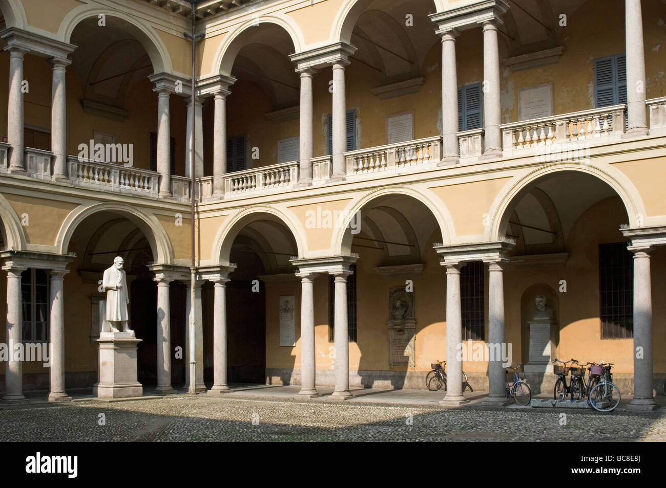 Pavia university hi-res stock photography and images - Alamy