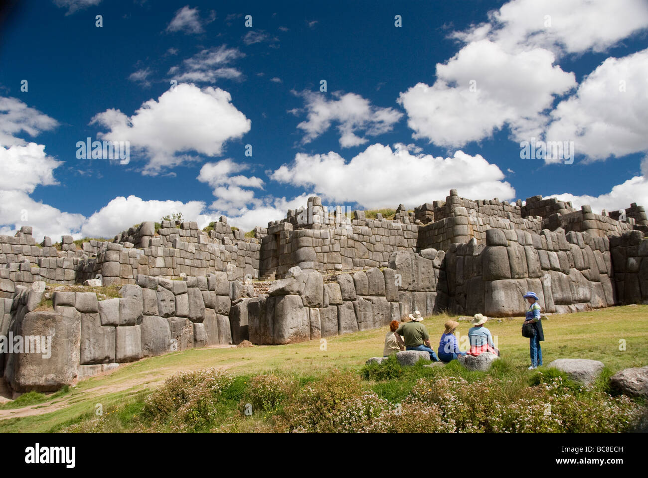 Peru, Sacsayhuaman, near Cuzco, Inca fortification, tourists relaxing ...