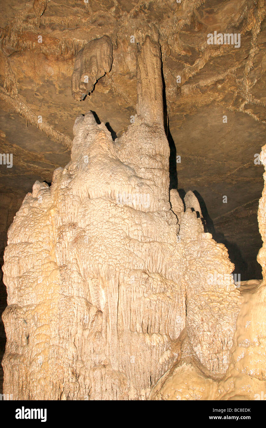 Formations Inside Of Cave in Tennessee Stock Photo - Alamy