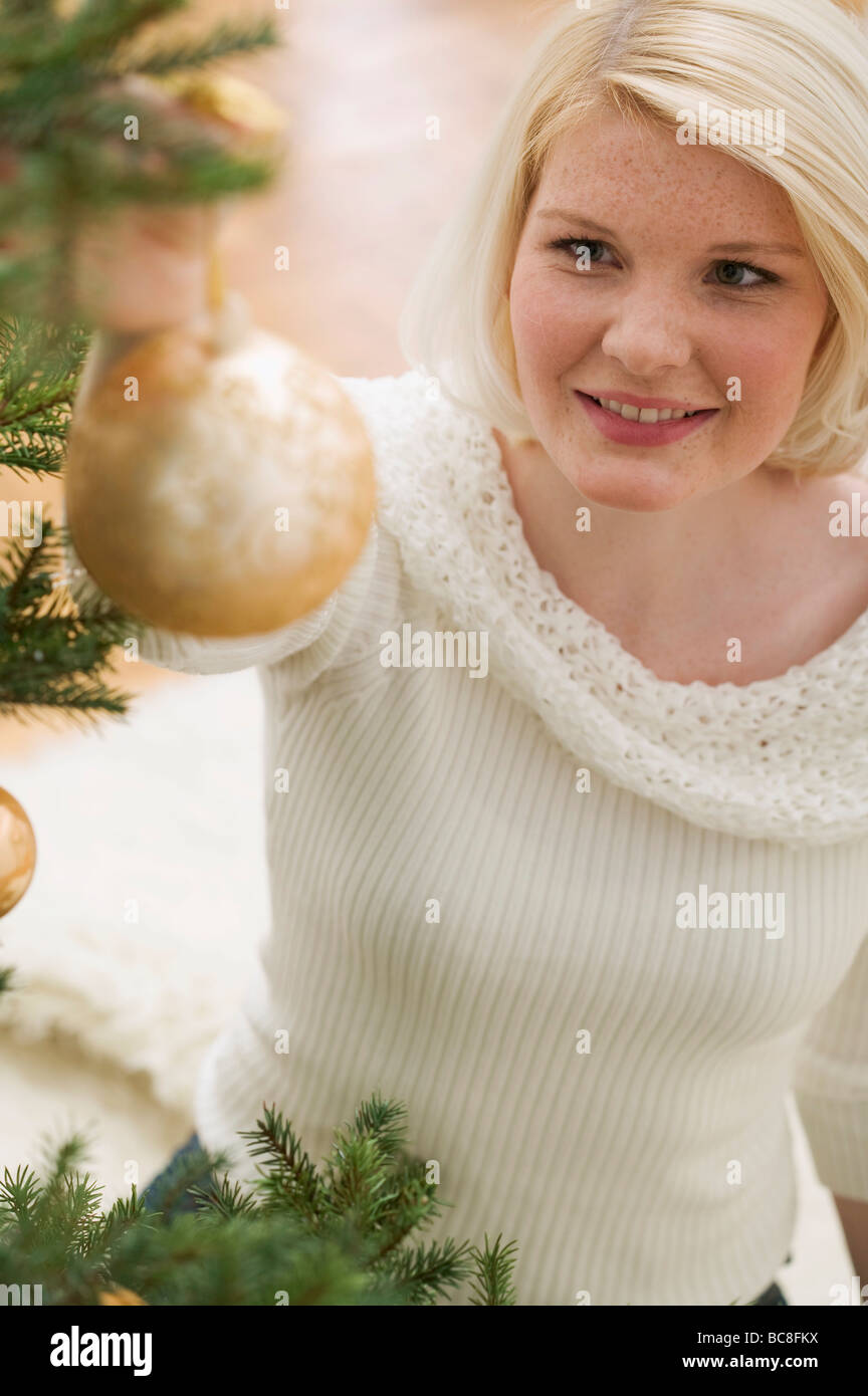 Hanging gold hi-res stock photography and images - Alamy