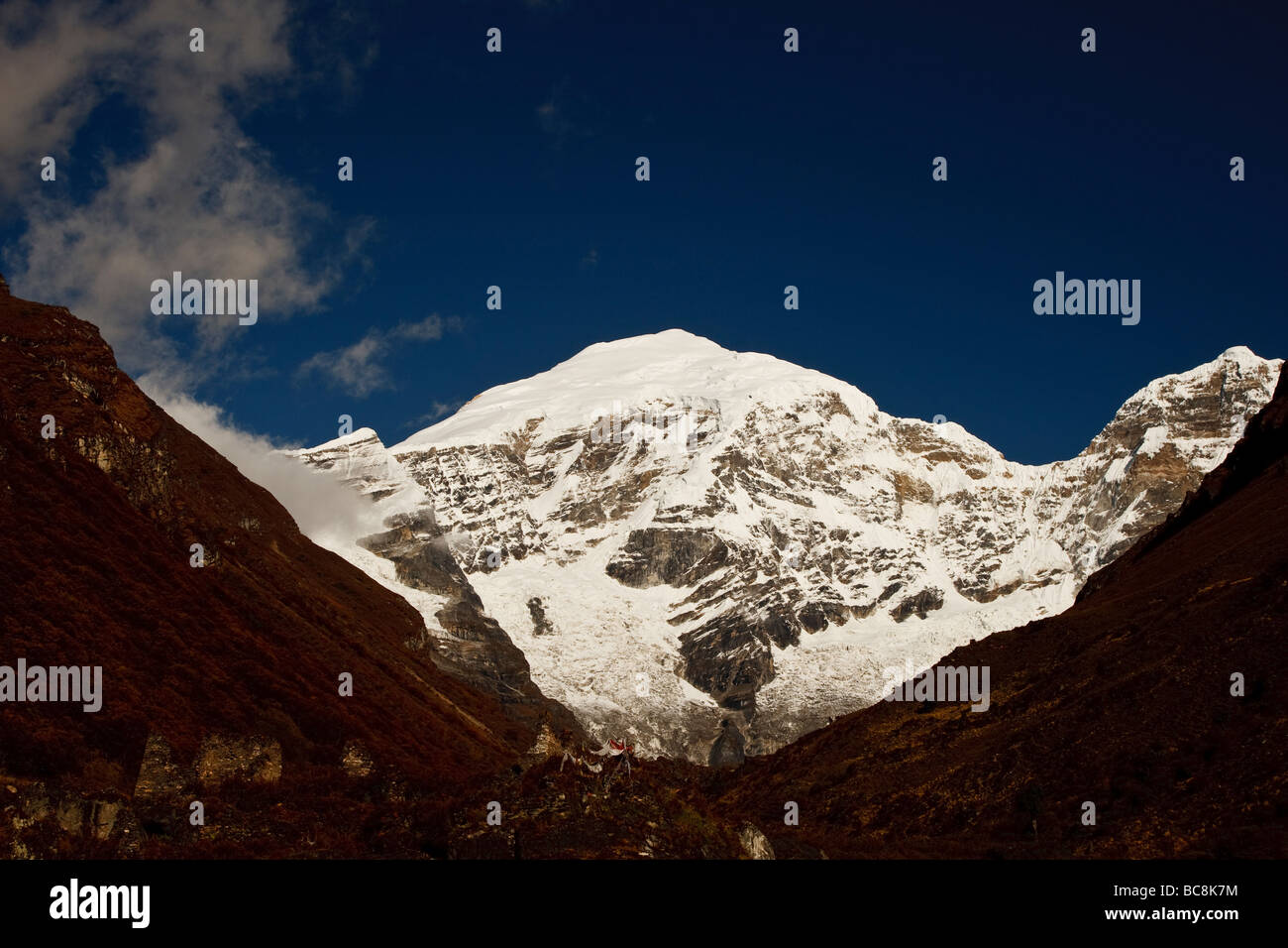 Jomolhari trek hi-res stock photography and images - Alamy