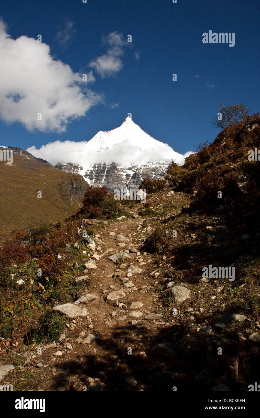 A trail leading towards the beautiful peak of Mount Jitchu Drake in ...