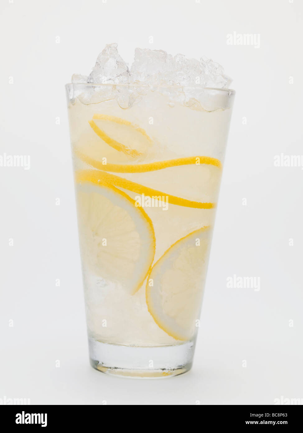 A glass of lemonade with crushed ice Stock Photo - Alamy
